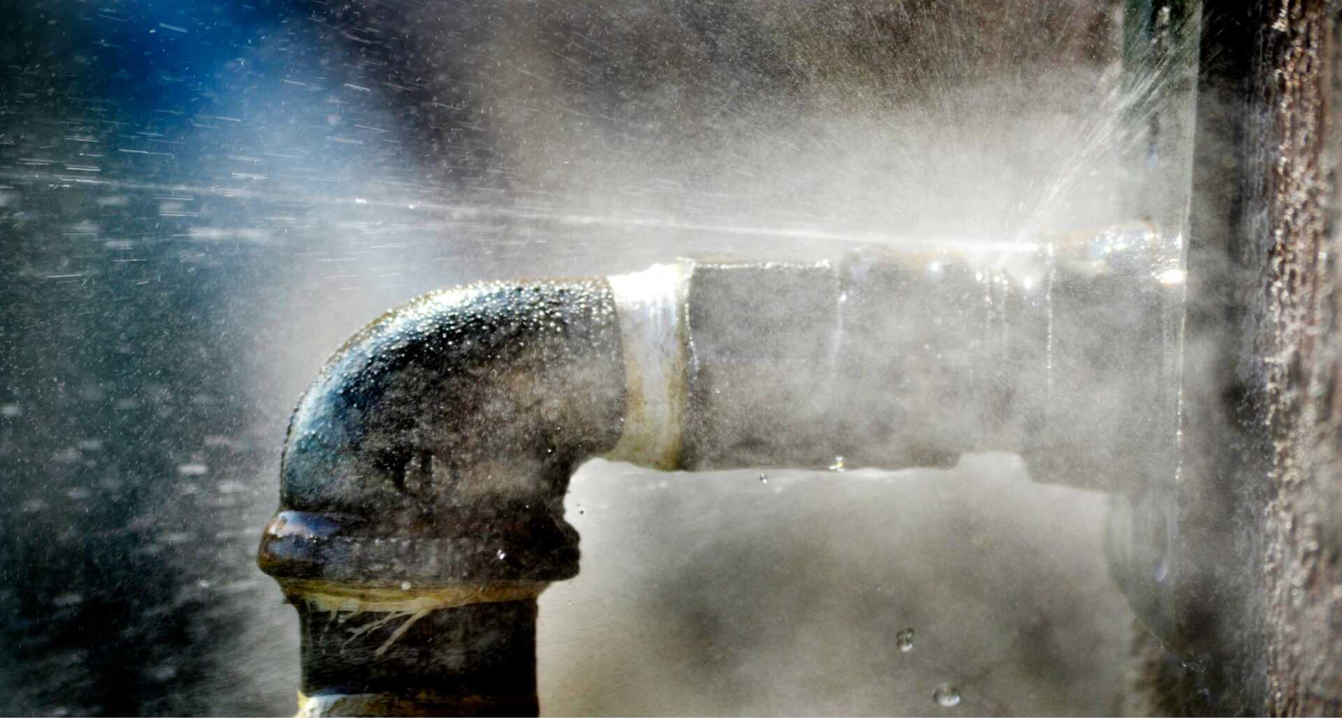 Why Choose 24/7 Burst Pipe Repair Services? | Lanstar USA